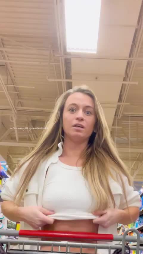 Showing them off at the grocery store | Scrolller