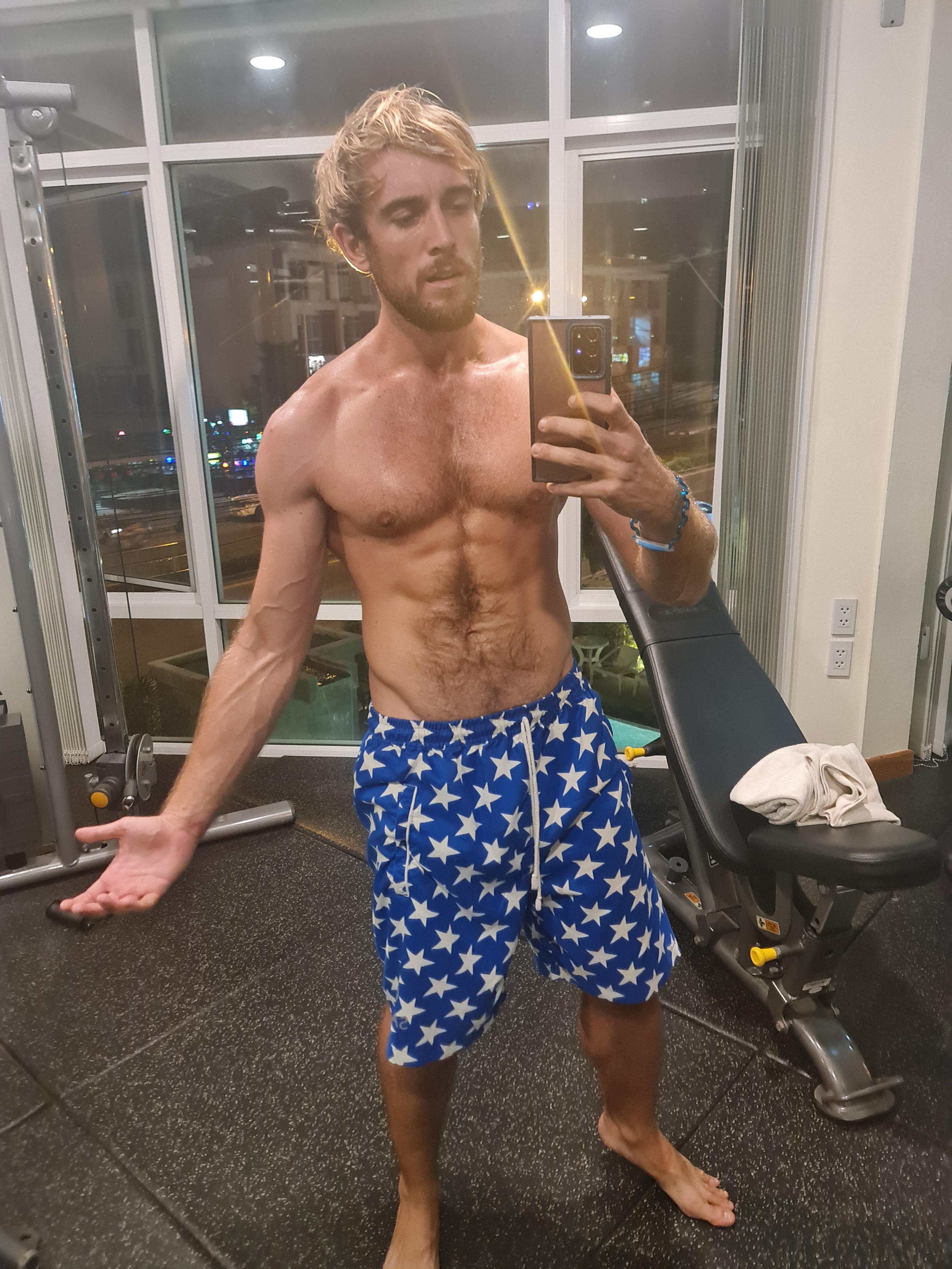 silly boi | Scrolller