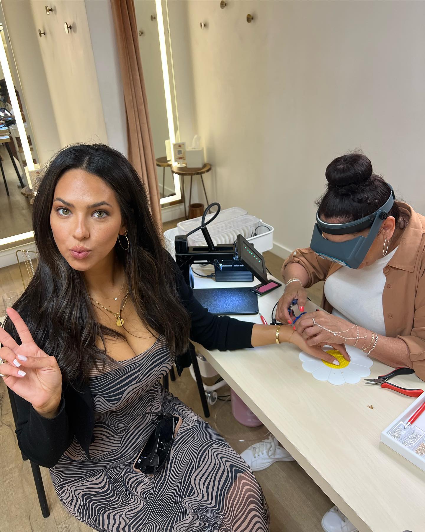 Sitting Pretty | Scrolller