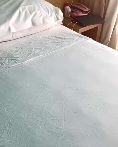 Slow Mo Cheeks | Scrolller