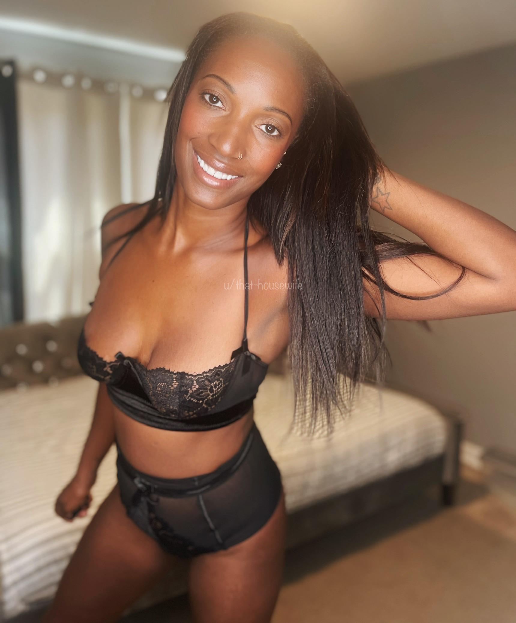 Smile is the second best thing you can do with your lips 🫦 | Scrolller