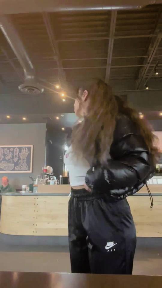 Sneaky flash at Starbucks | Scrolller