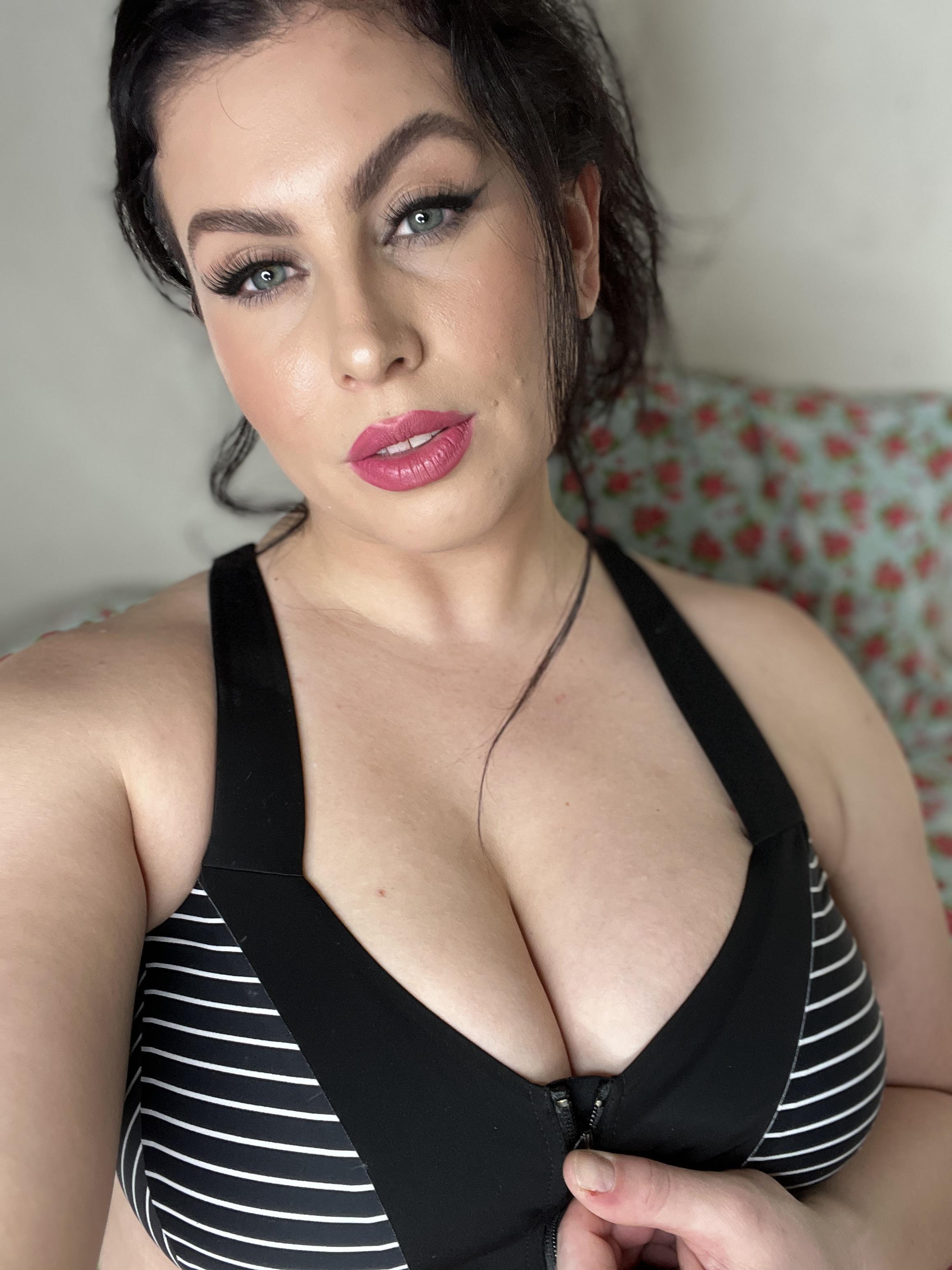 Snow White. Now where are my 7 big dicks | Scrolller