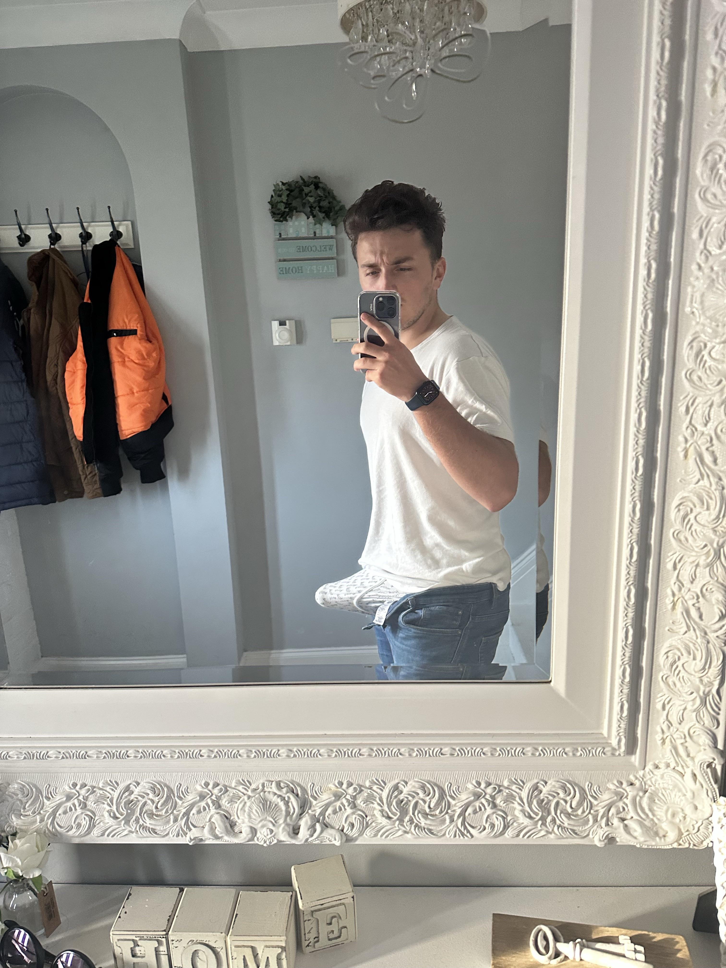 Some extreme tenting here 😳 | Scrolller