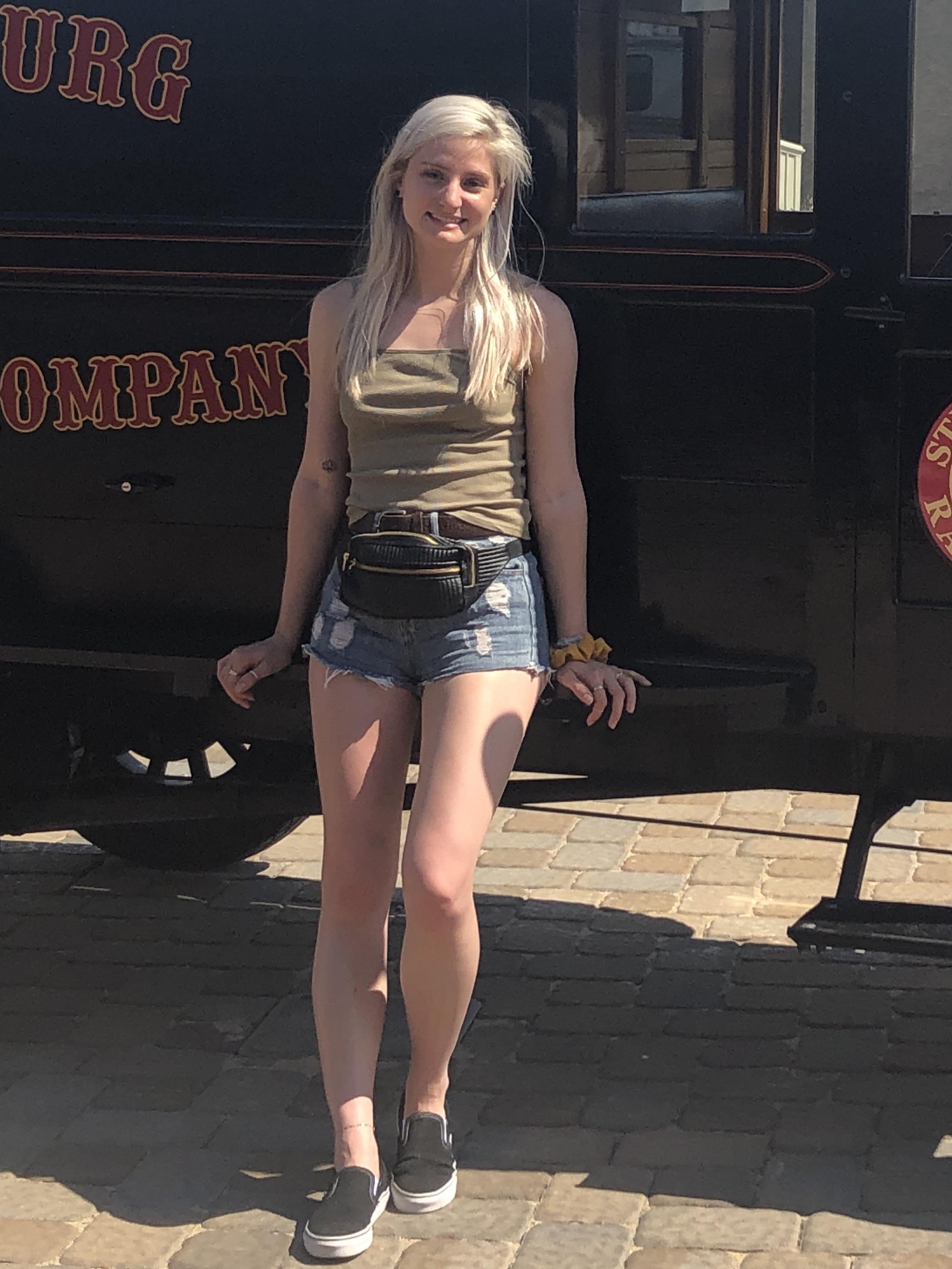 Some Very Small Booty Jean Shorts Scrolller
