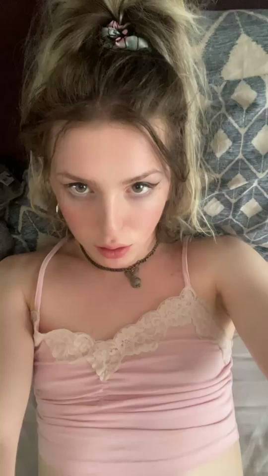 Someone get me hard ;) | Scrolller