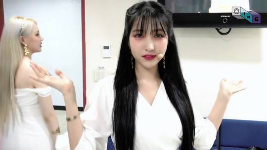 Sowon And Yerin Transformation (Plus Yerin Enthusiastic Clapping) | Scrolller