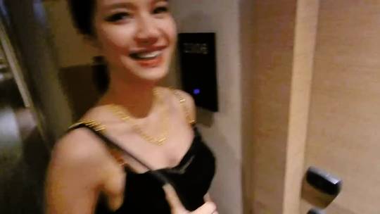 Stranger taking me to their hotel room | Scrolller