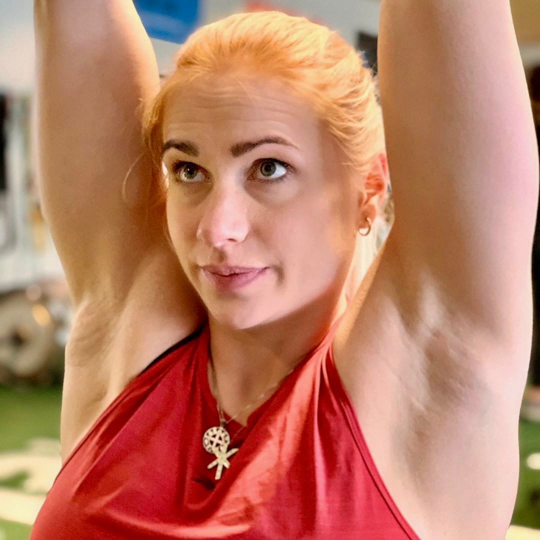 Strong, stretched and super fit armpits ️ | Scrolller