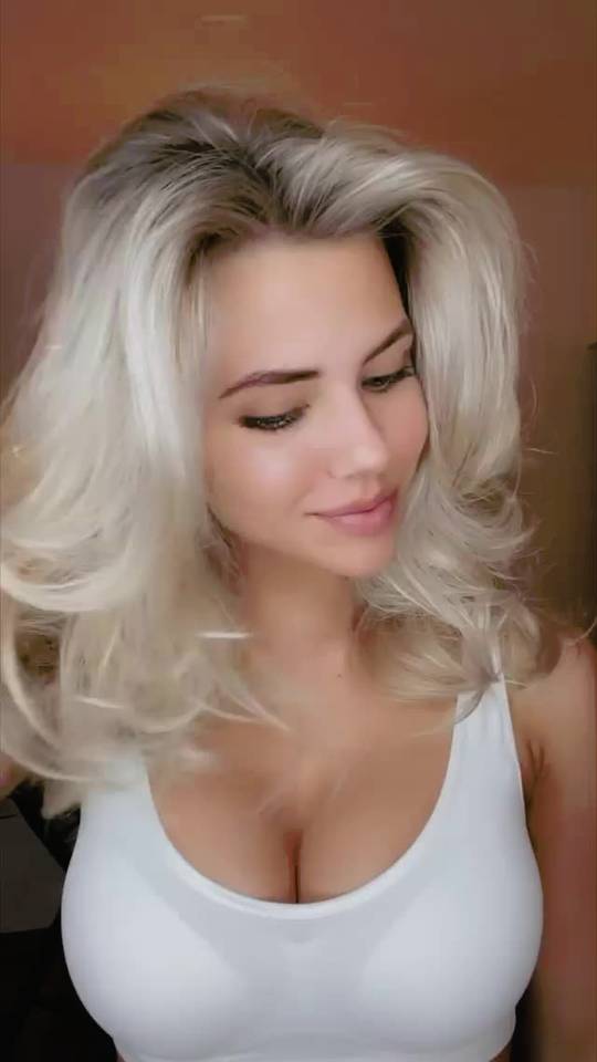 Stunning beauty | Scrolller