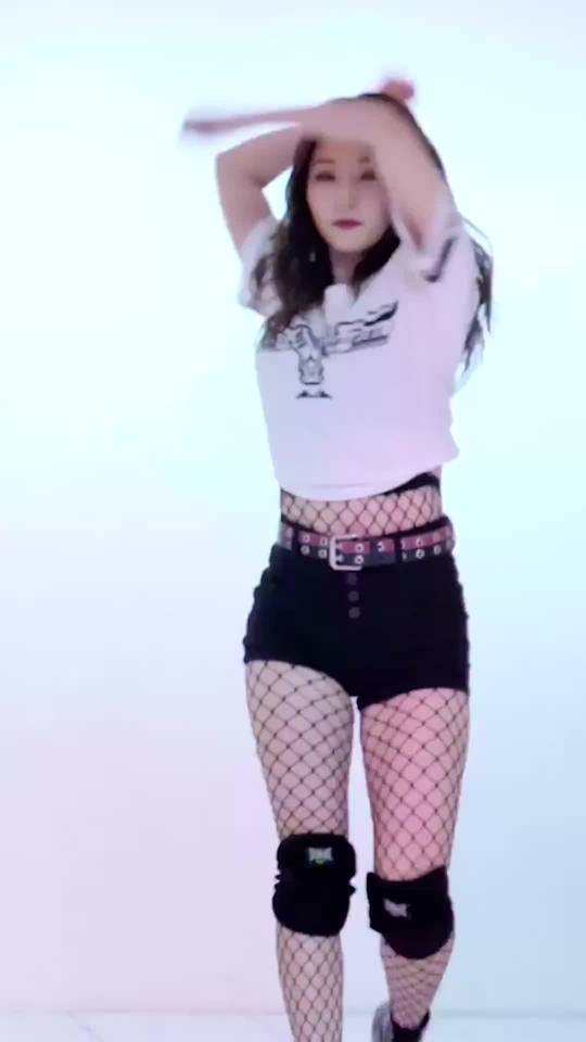 Sua (Dreamcatcher) | Scrolller