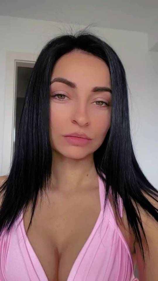 Suck or lick | Scrolller