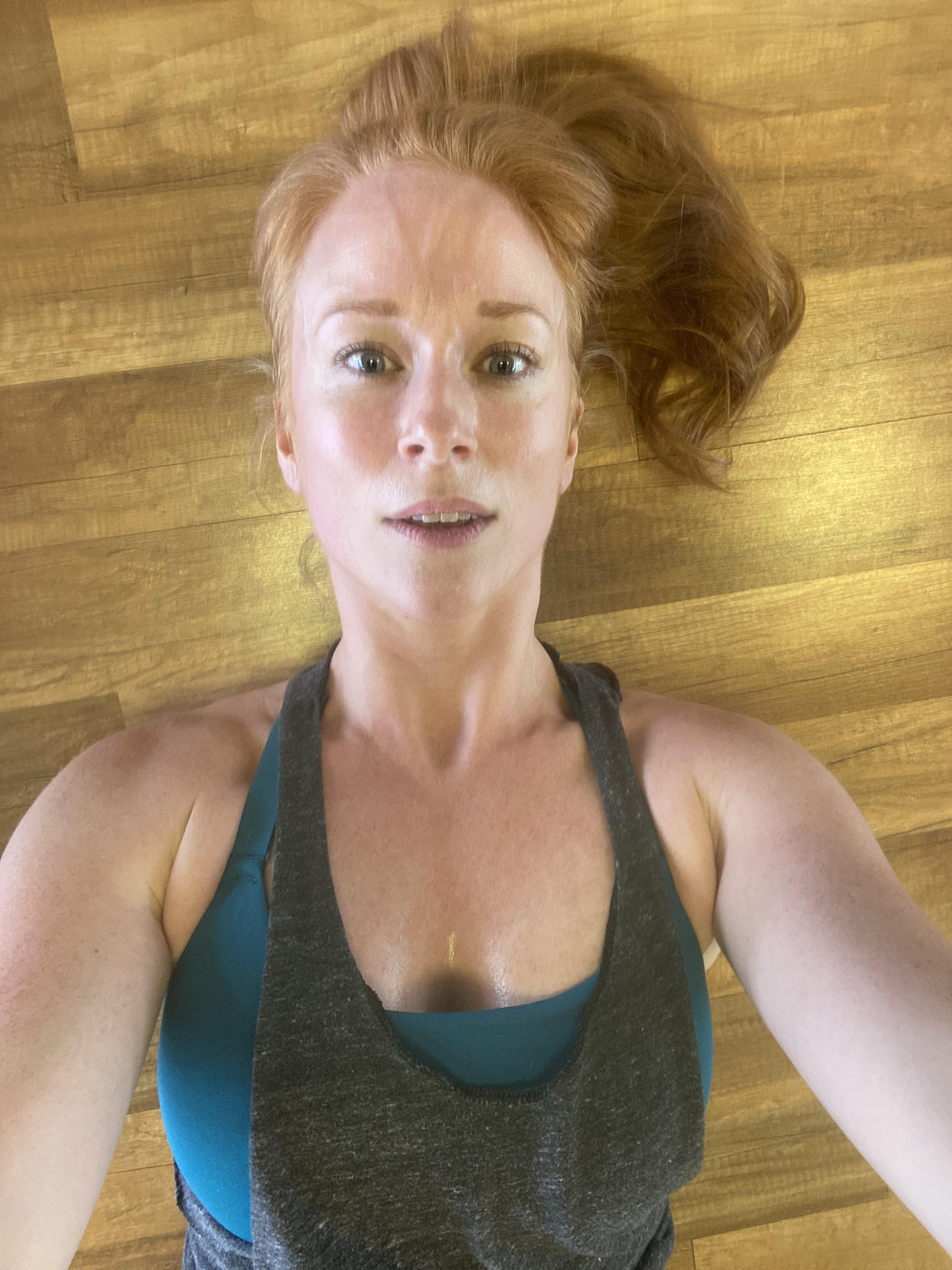 Post-training sweaty cleavage 🥵 | Scrolller