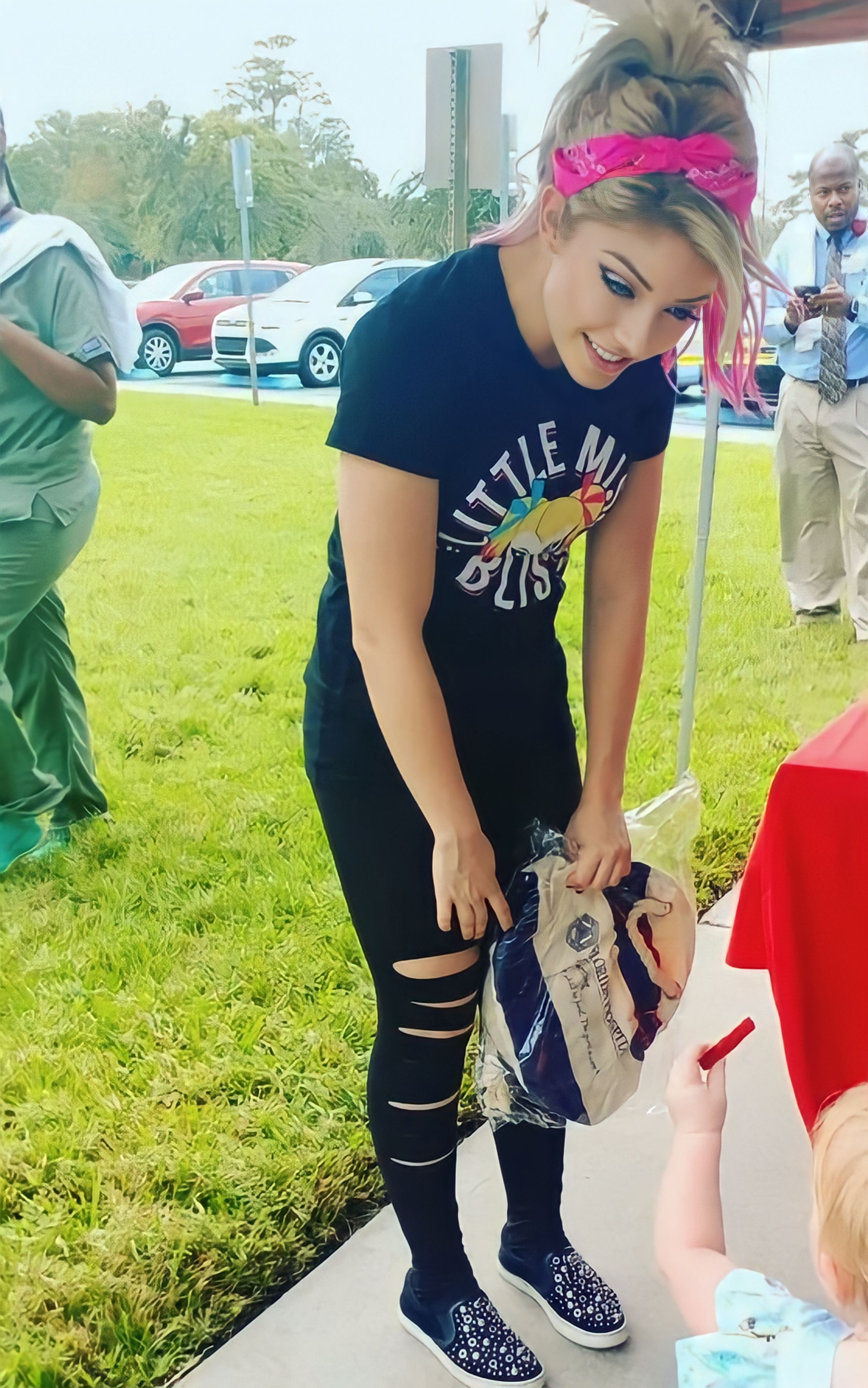 Sweet meet and greet | Scrolller