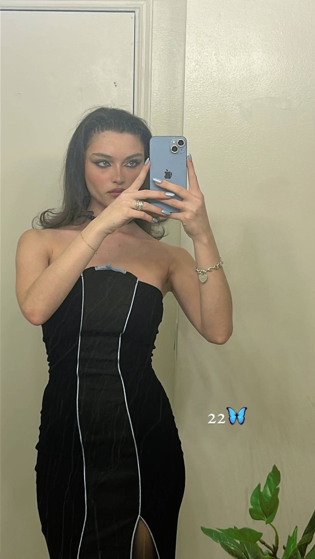 Mia Khalifa | Scrolller