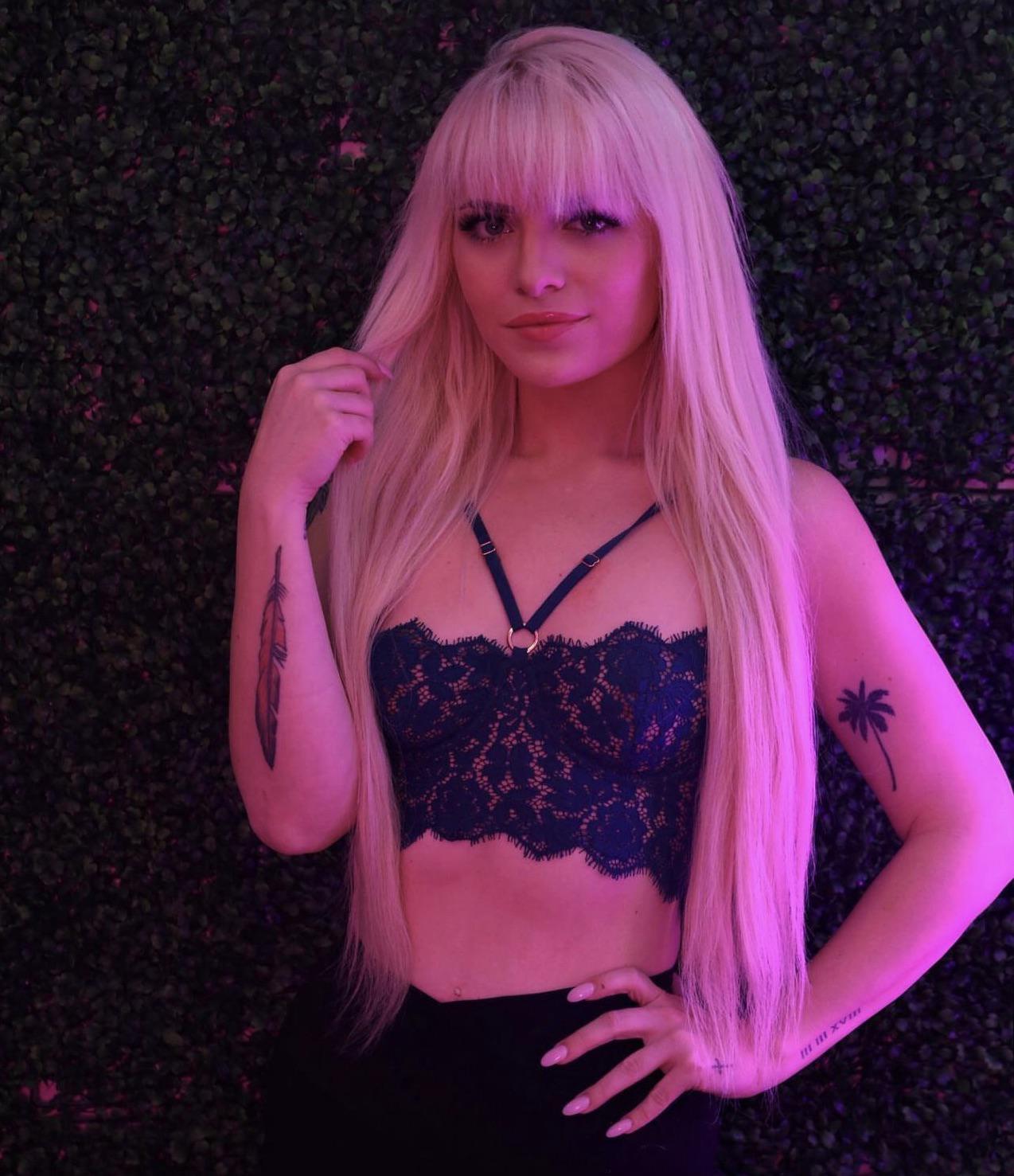 The absolute GODDESS that is asmr Shanny. 😍😍😍😍 | Scrolller