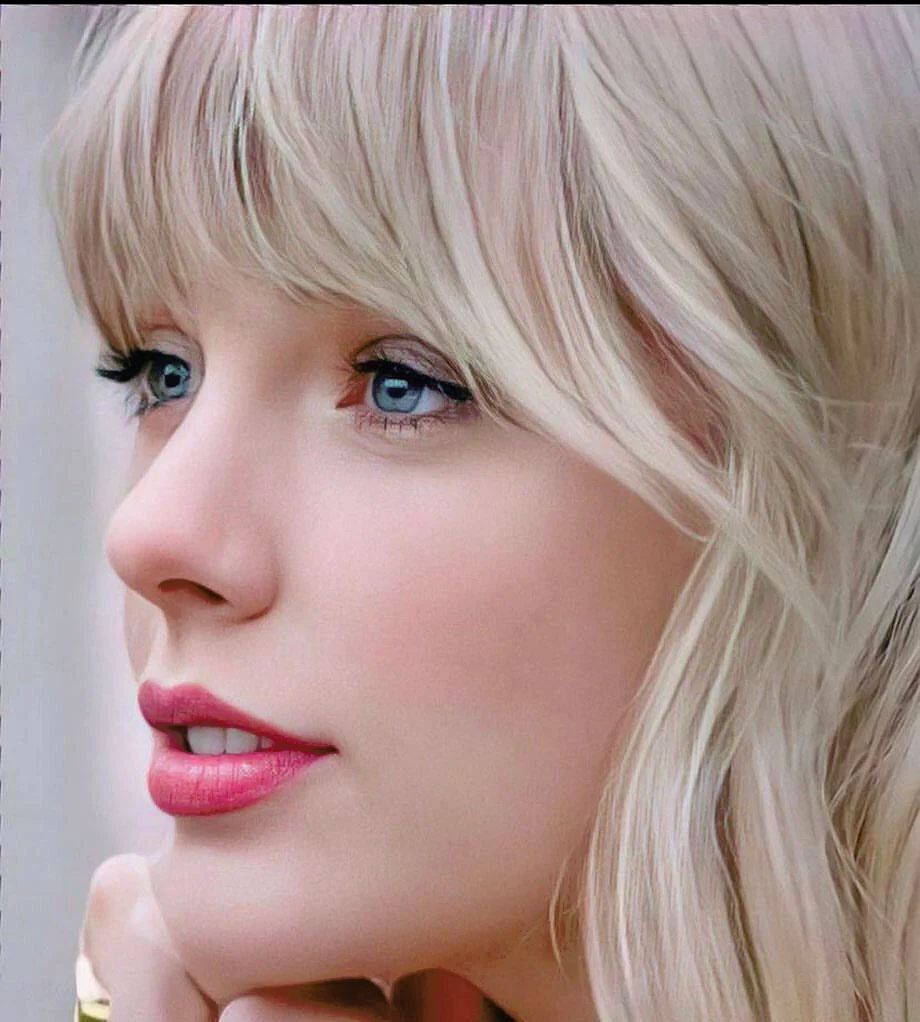 The face of a Goddess (crosspost from r/TaylorSwiftTrueLover) | Scrolller