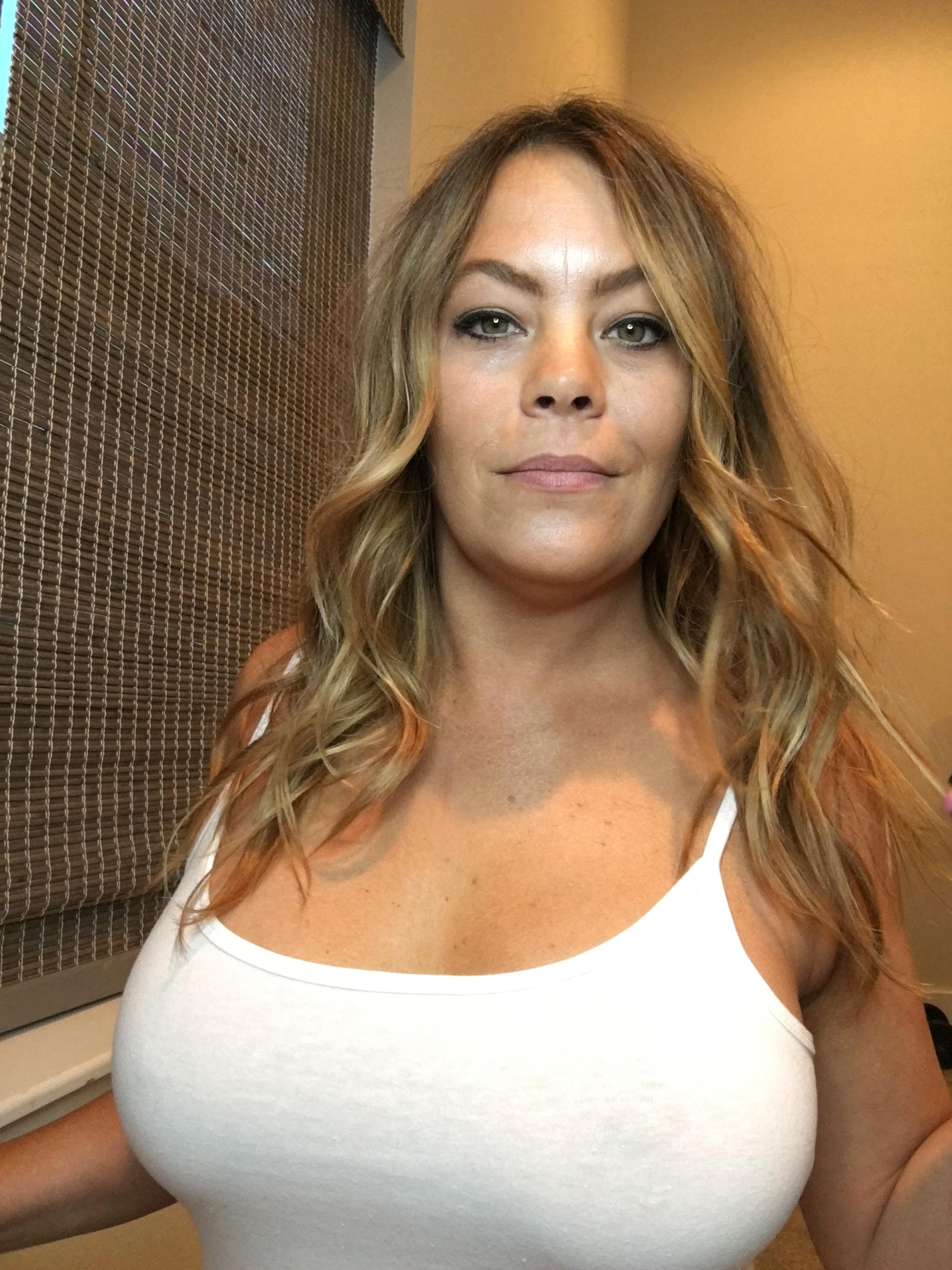 The mom that never wears a bra EVER | Scrolller