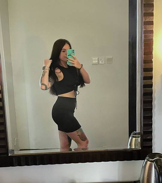 There is absolutely nothing under my skirt | Scrolller