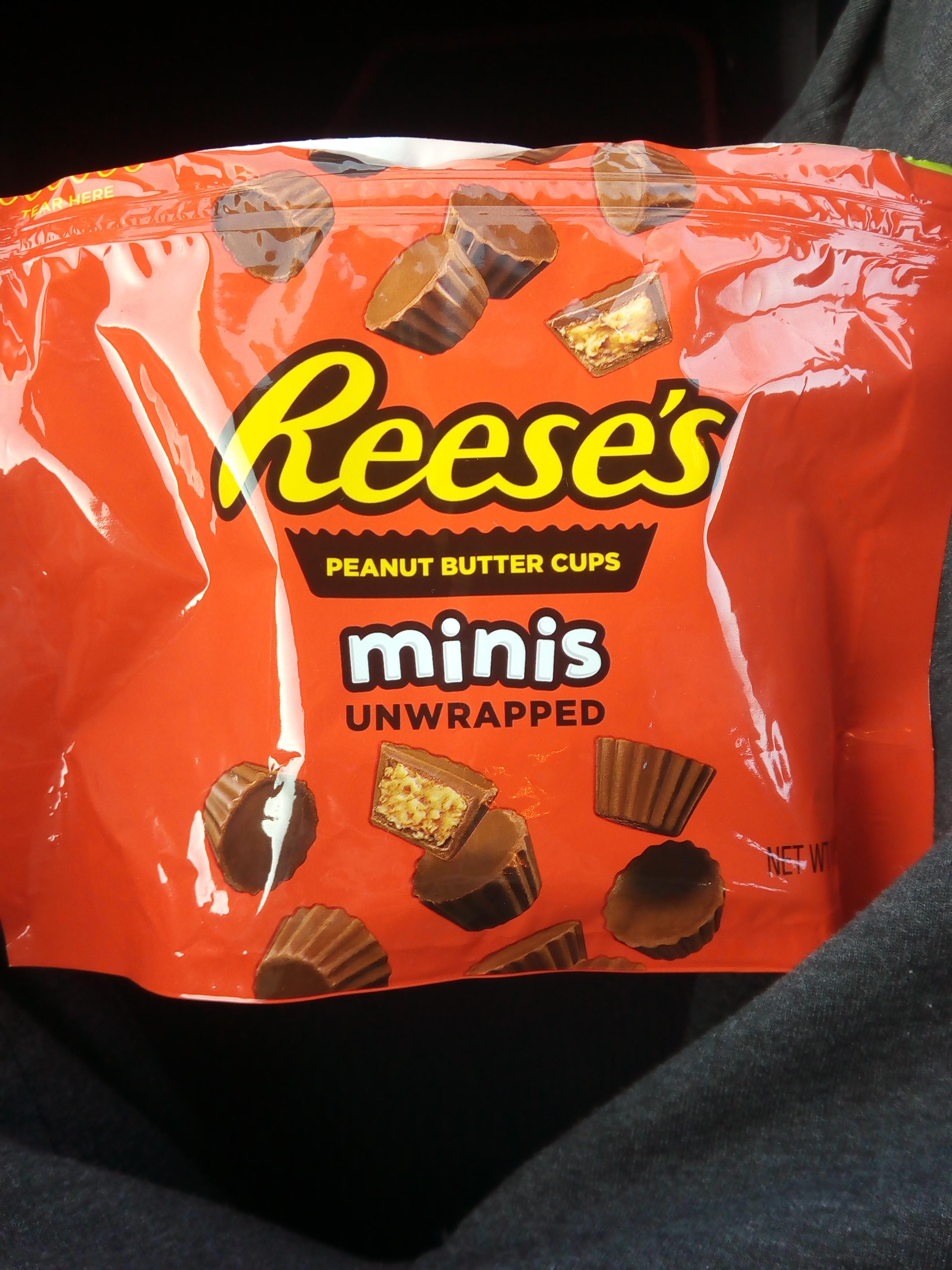These mini Reese's peanut butter cups are Bussin | Scrolller
