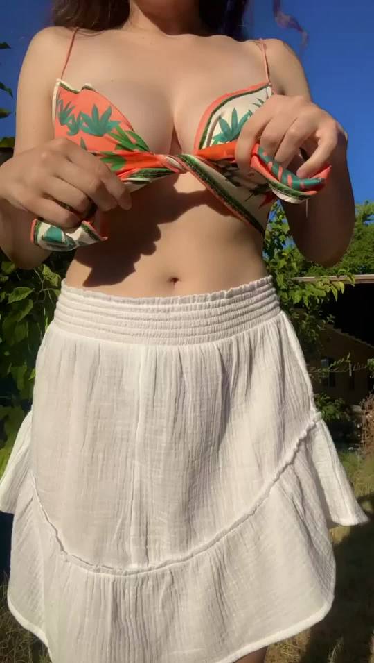 They are big, but still perky enough :) | Scrolller