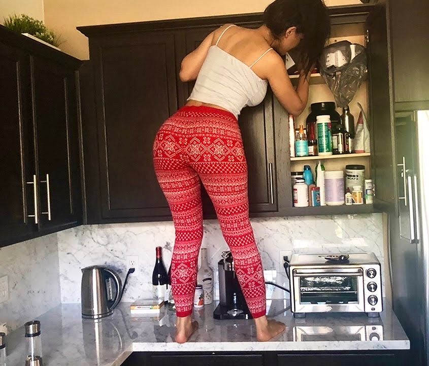 Thicc booty for the holidays | Scrolller