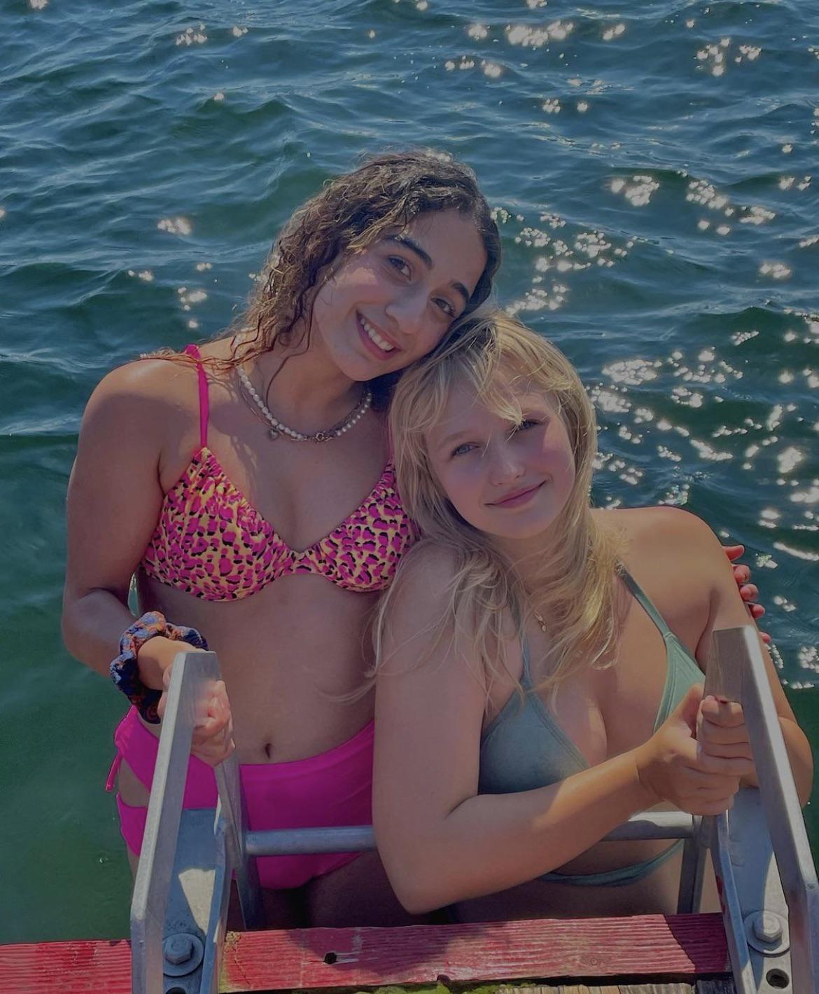 Thick indian vs thick white chick | Scrolller