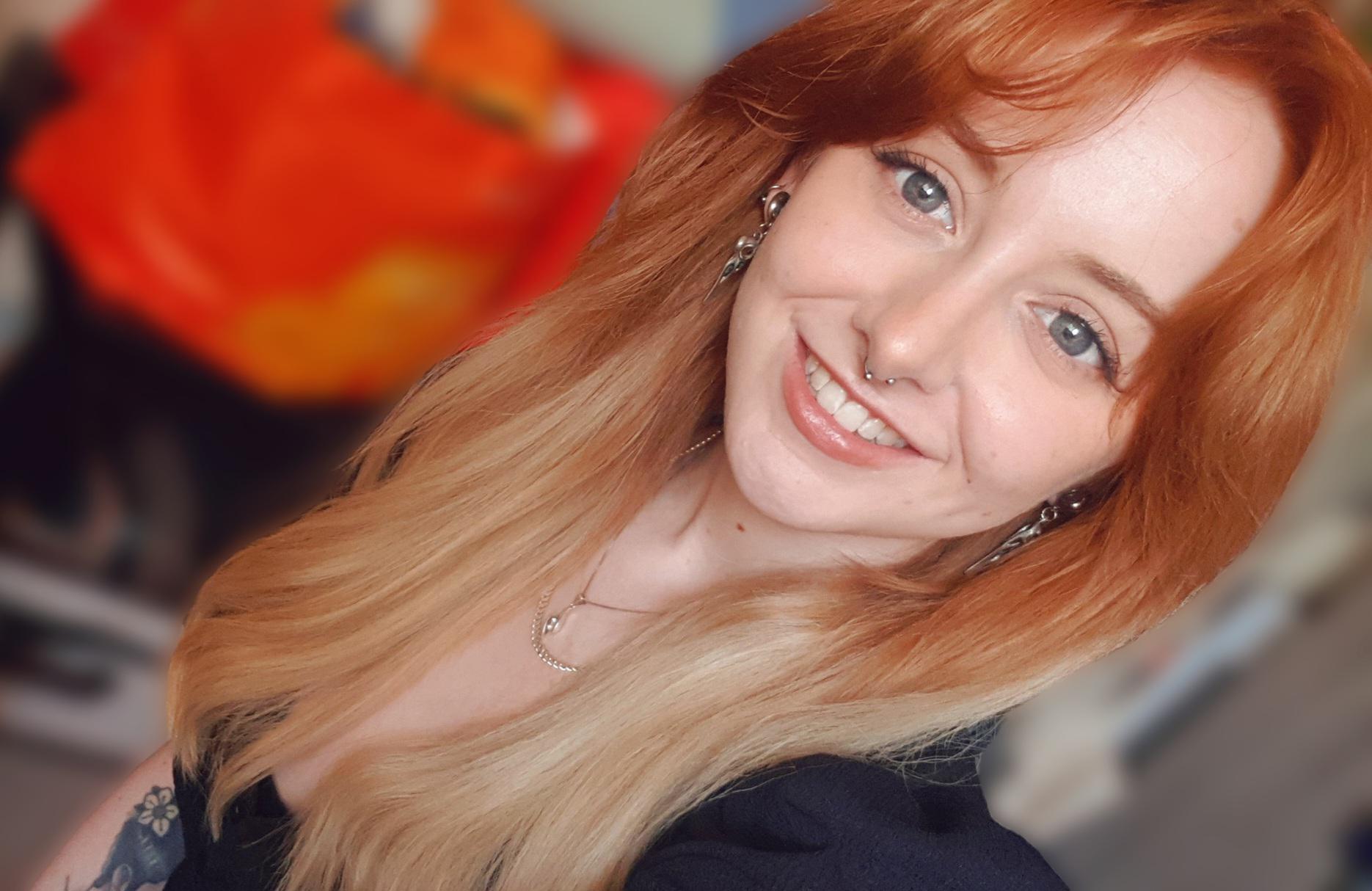 This is my smiley face 😁 | Scrolller