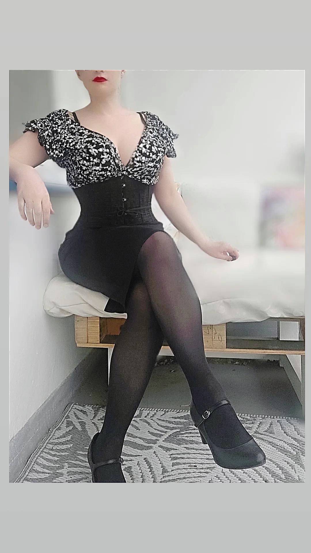 This outfit yes or pass | Scrolller