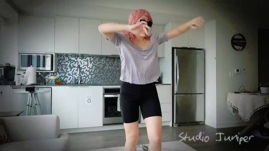 This top barely stays up 🙈 | Scrolller