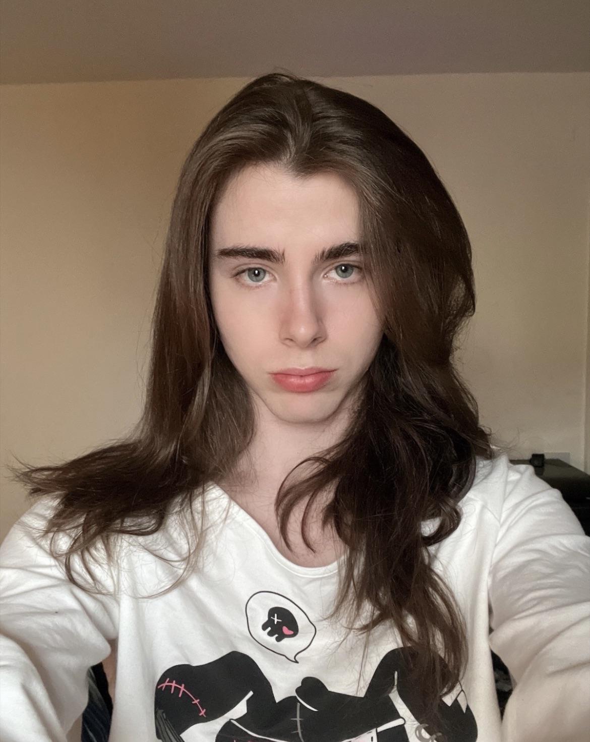 Boys with long hair? | Scrolller