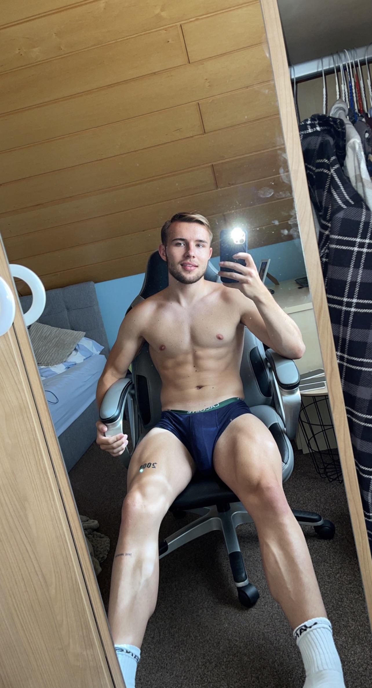 tight boxers | Scrolller