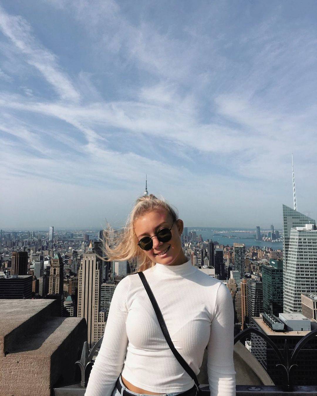 Tight shirt on a rooftop | Scrolller