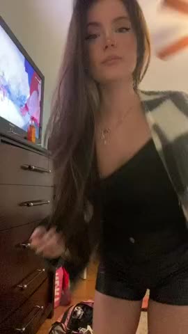 TikTok Nipslip 🔒 caught by MrSlippySloppy 🌊 | Scrolller