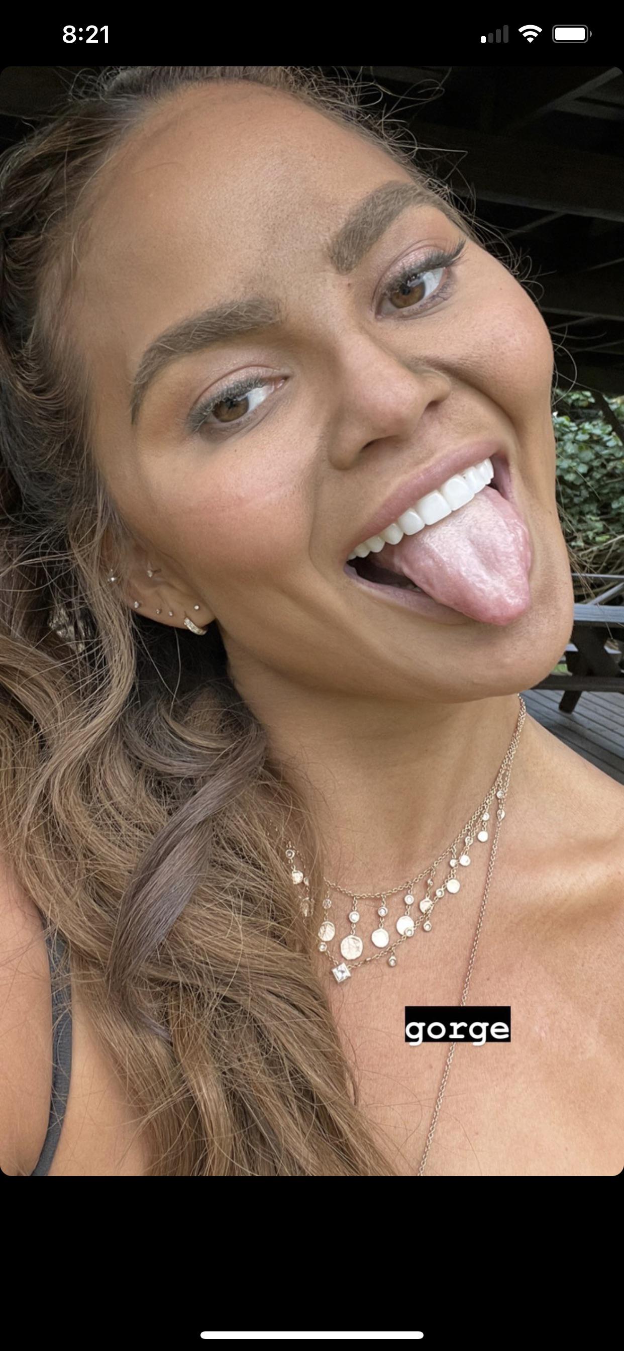 Tongue Out 👅👅👅 Scrolller 7811