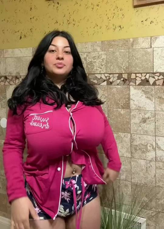 Too big for her top | Scrolller