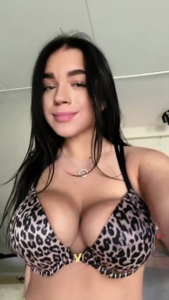 Too big or just right? 🤔 | Scrolller