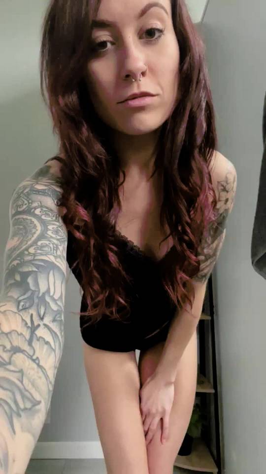 Too small for a titty drop so here’s a titty droplet 🙈 | Scrolller