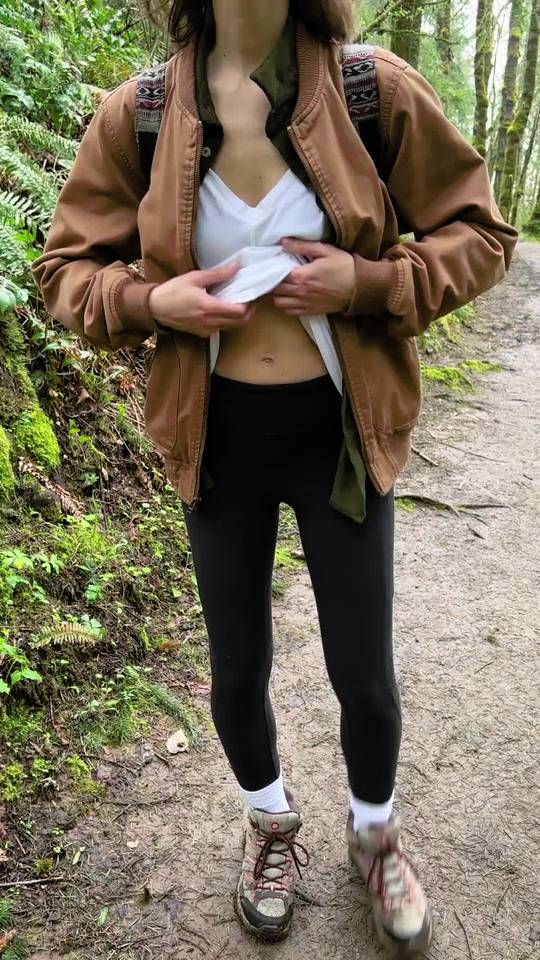 Trail tits. [GIF] | Scrolller