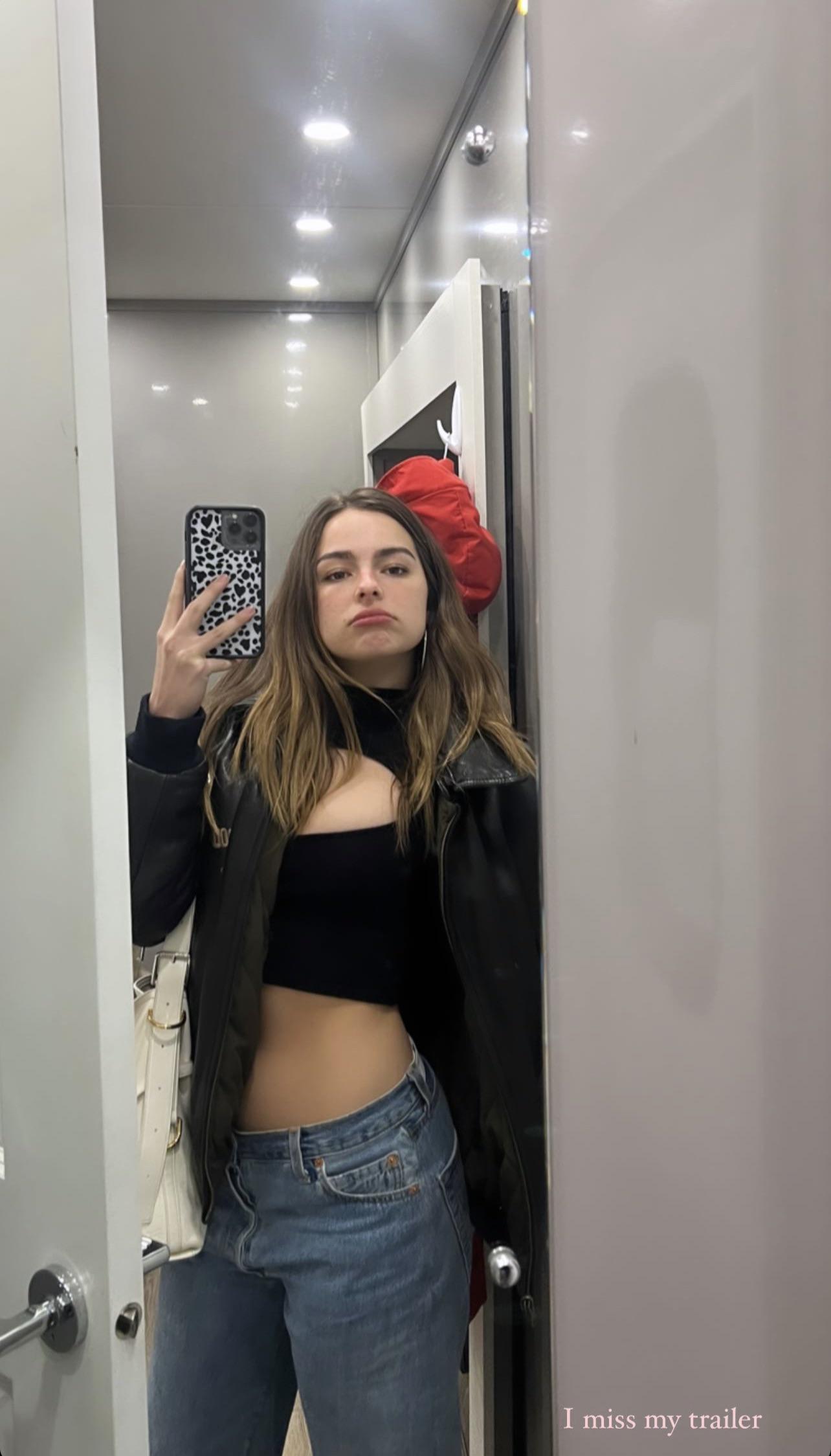 Trailer selfie | Scrolller