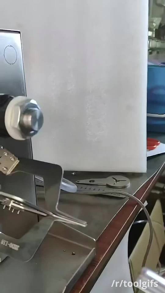 Tube stretcher | Scrolller