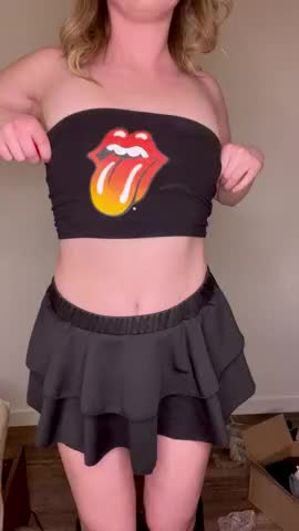 Tube tops are perfect for flashing my naturals | Scrolller