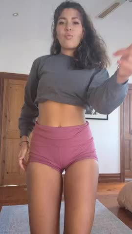 Twerking is my favorite work out. | Scrolller