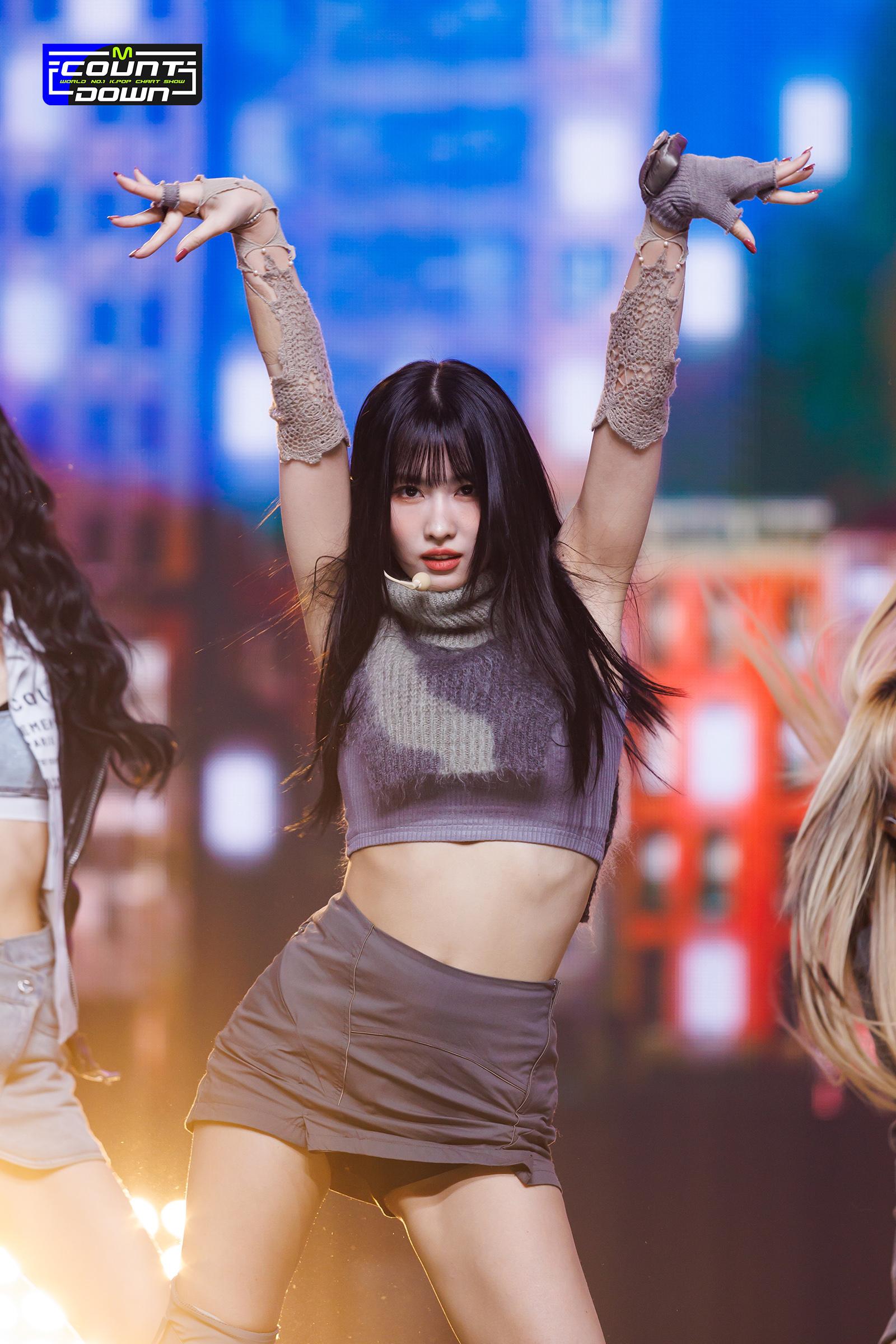 TWICE - Momo | Scrolller