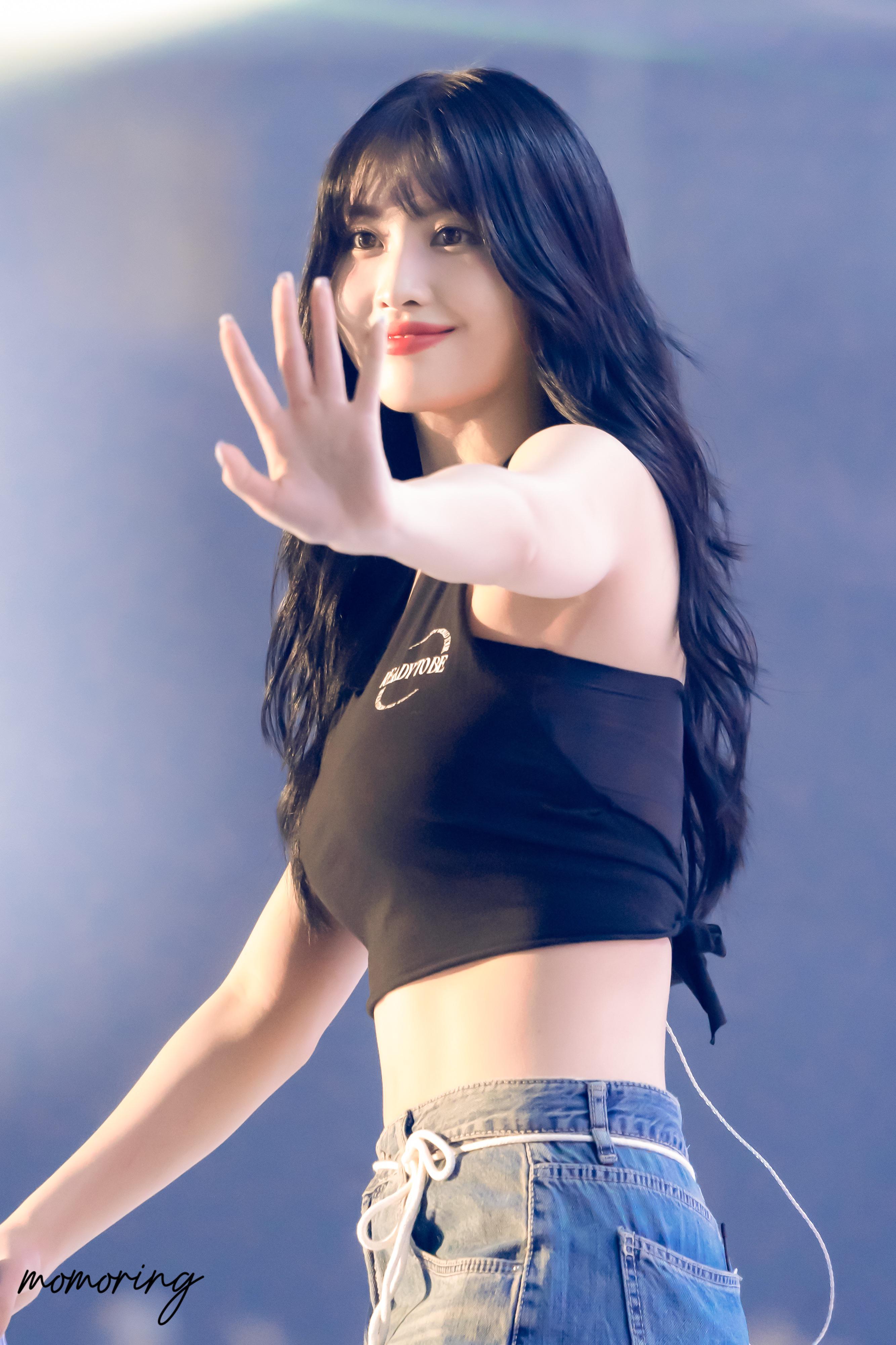 TWICE - Momo | Scrolller