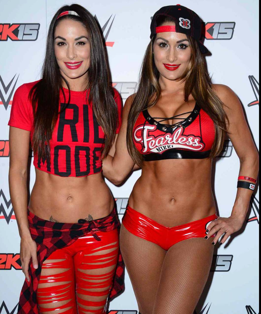 Two big differences between Nikki and Brie | Scrolller