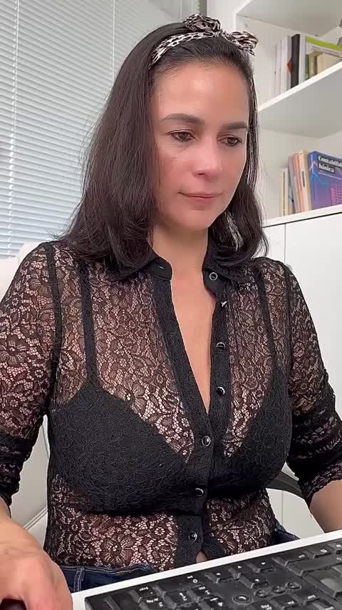 Two reasons to work hard | Scrolller