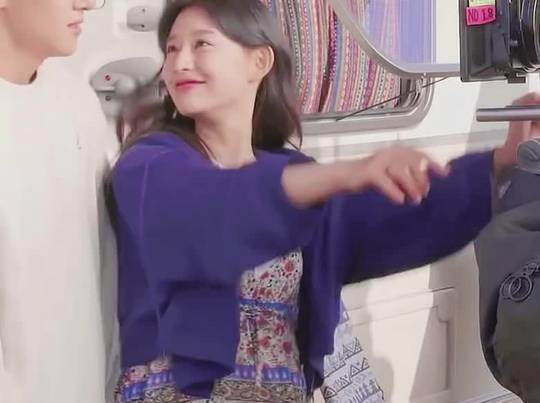 u/SeductiveScarlettXo1 getting a booty rub on her table | Scrolller