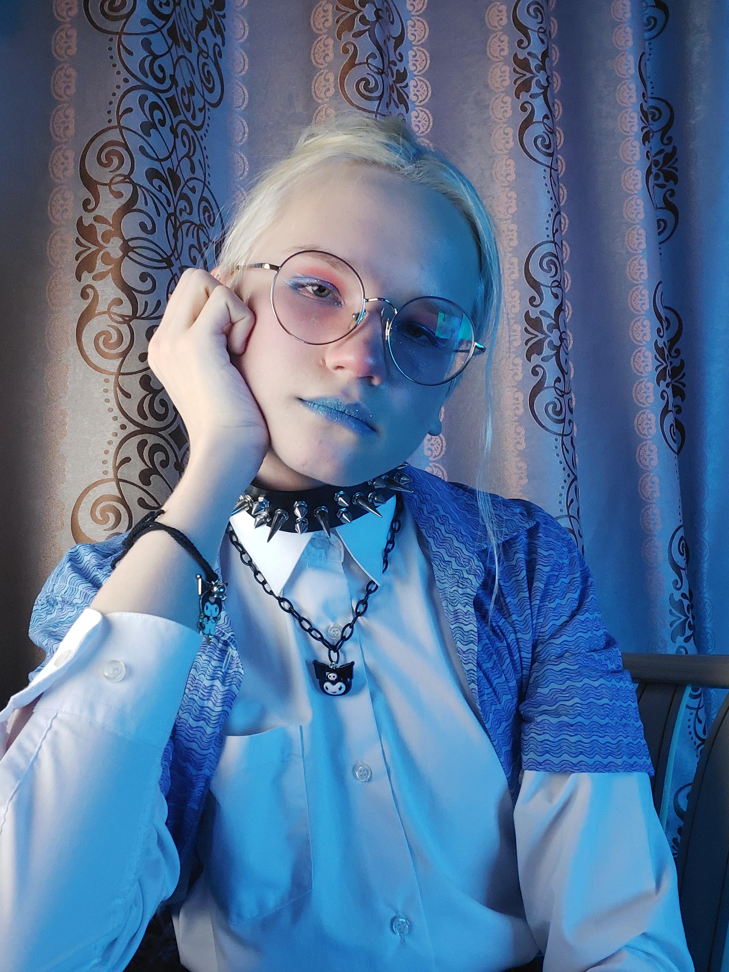 uhm ye aha ye... aha.. uhm... yes... | Scrolller