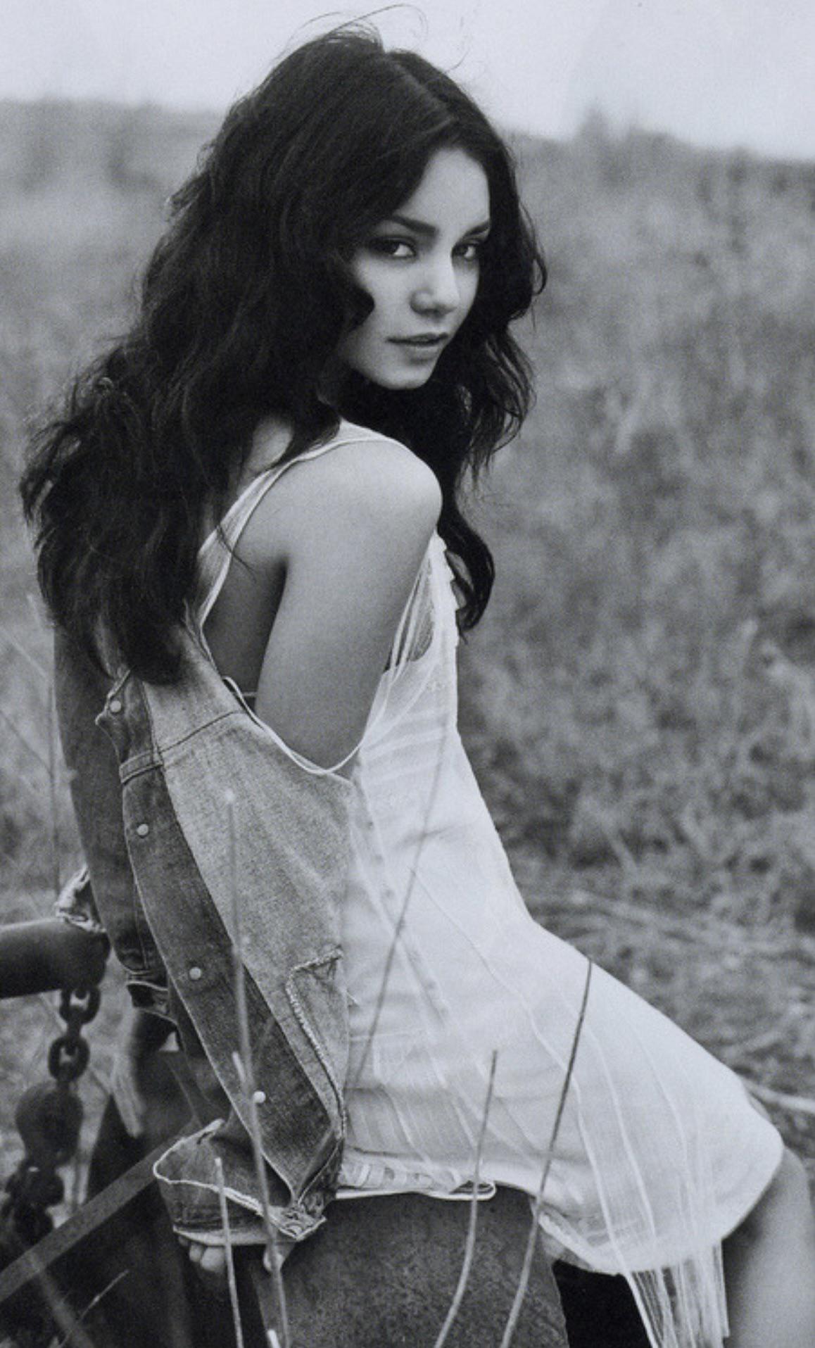 Vanessa Hudgens Scrolller